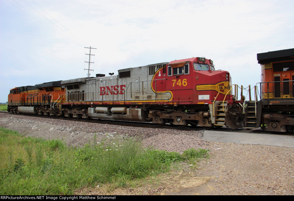 BNSF 746